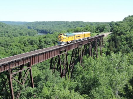 Boone Scenic Valley Railroad | Gold Crown Travel & Tour